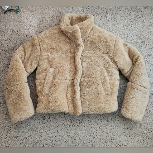 ALO Yoga | Jackets & Coats | Alo Sherpa Snow Angel Puffer Jacket | Poshmark